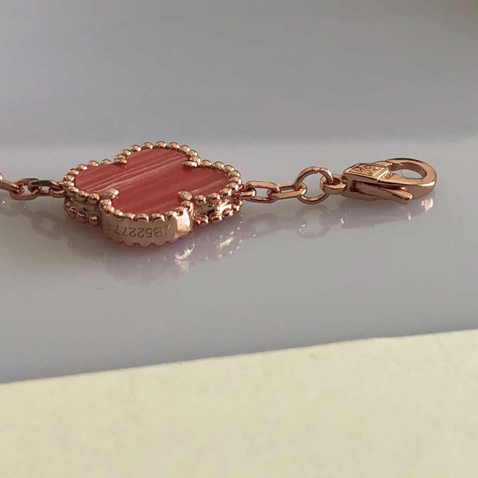 Replica Van Cleef & Arpels Bracelet For Women #1046741, $39.00 USD ...